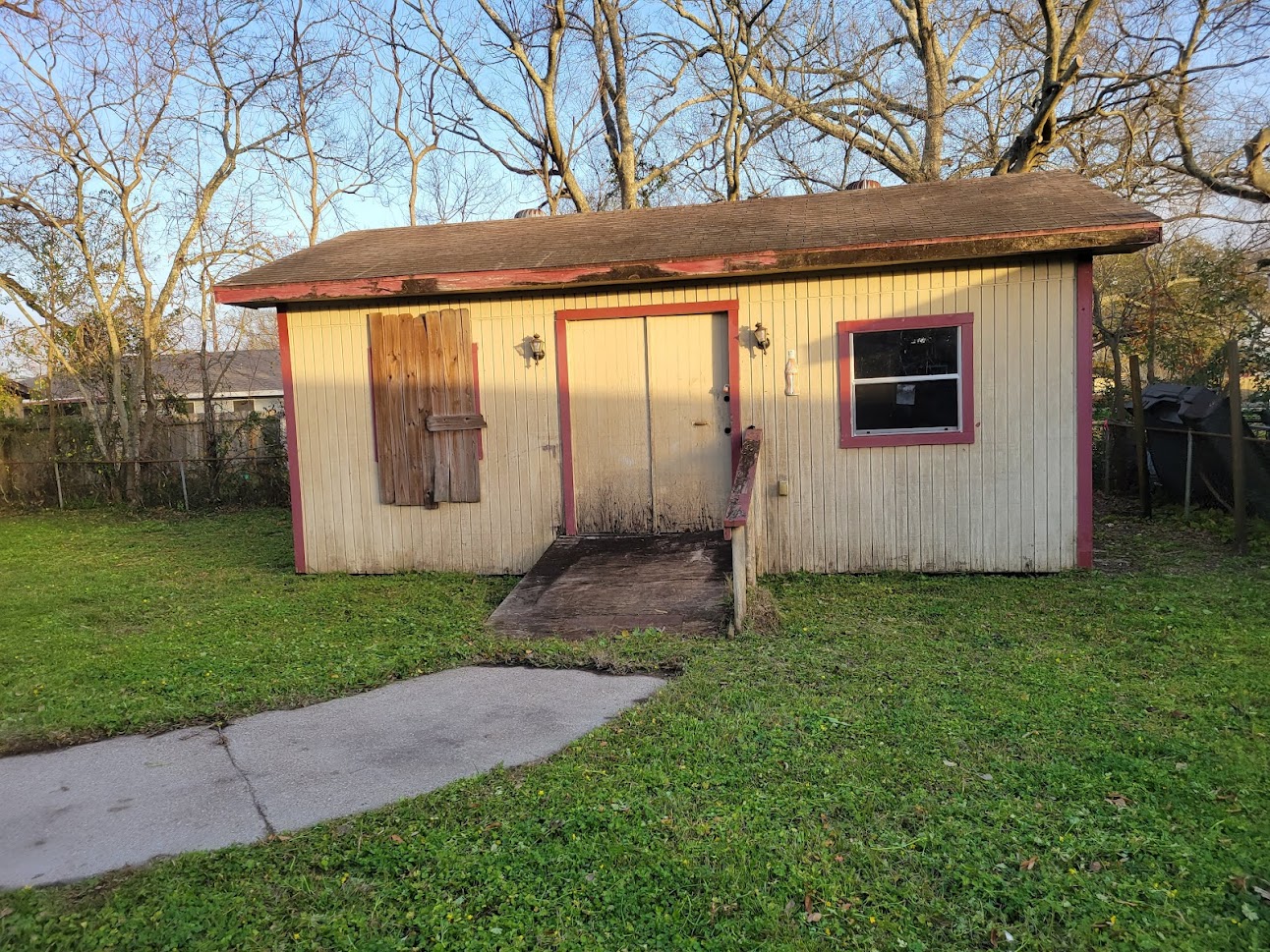 6136 25th St , Groves, TX 77619 | SWE Homes